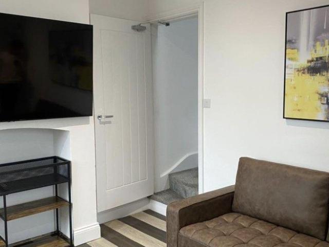 Rosebery Street 6 bed house share to rent £3,894 pcm £899 pw