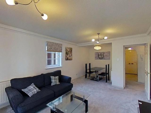 Roseburn Maltings, Edinburgh, EH12 2 bed flat to rent £1,540 pcm £355 pw