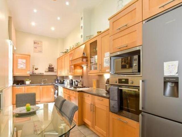 Rosebury Square, Woodford Green, 2 Bedroom Ground
