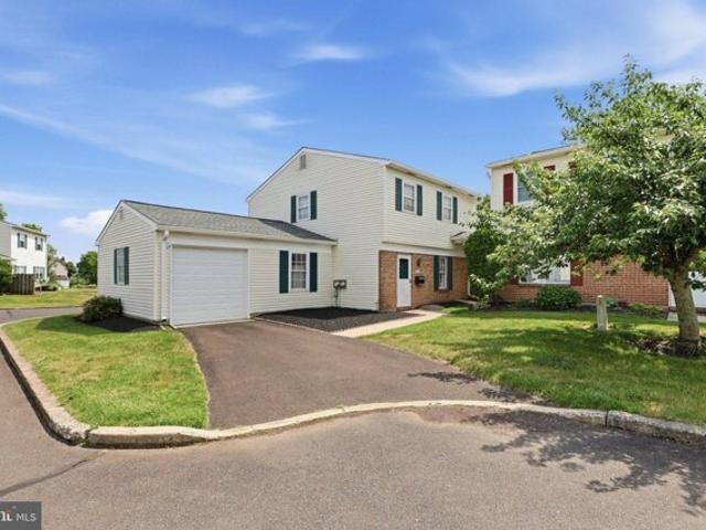 Rosedale Ct, Lansdale, Condo For Sale