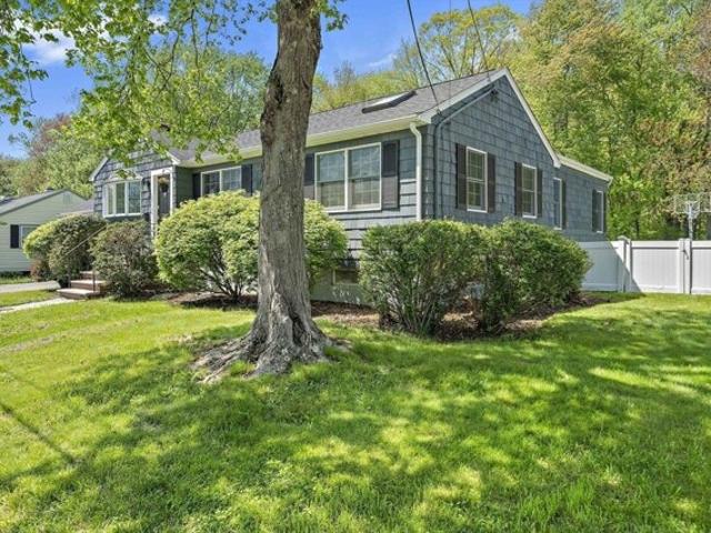 Roseen Rd, Holbrook, Home For Sale