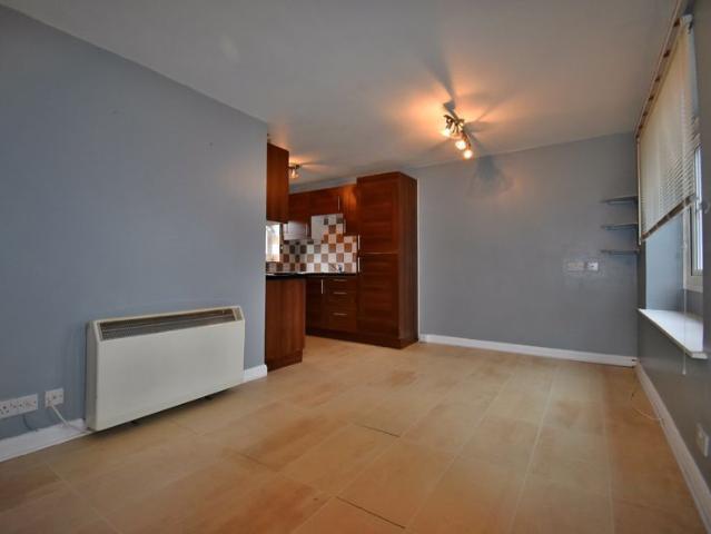 Rosehip Way, Lychpit RG24, 1 bed flat to rent, £800 pcm | PrimeLocation