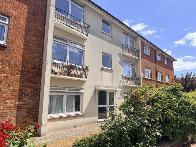Roselands Avenue, Eastbourne BN22, 2 bed flat to rent, £1,200 pcm | PrimeLocation