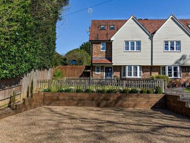 Rosemount Gardens, Weavering, 4 Bedroom Semi detached