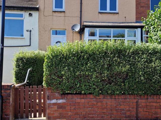 Rosemont Walk, Leeds, LS13 3PU 3 bed terraced house to rent £1,075 pcm £248 pw