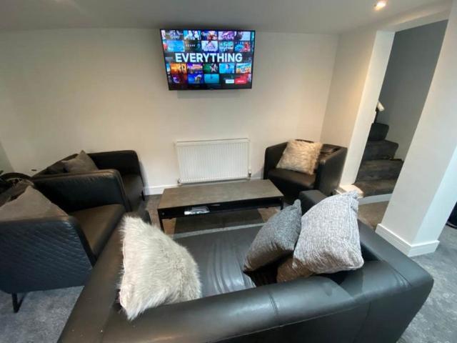 Rosemont Walk Room 1, Bramley, Leeds