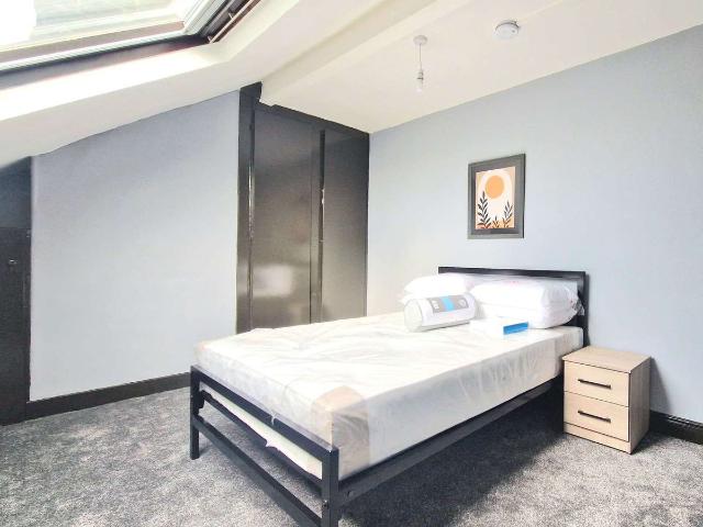 Rosemont Avenue, Bramley, Leeds LS13, Room to rent, £525 pcm | PrimeLocation