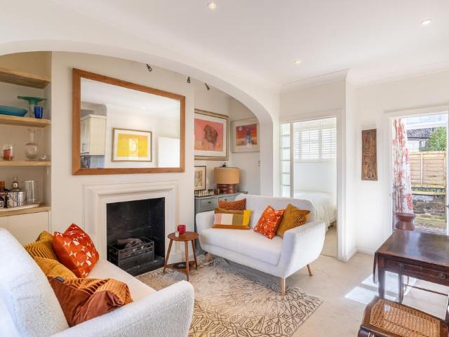Rosemoor Street, Chelsea, London, SW3 2 bed flat to rent £4,766 pcm £1,100 pw