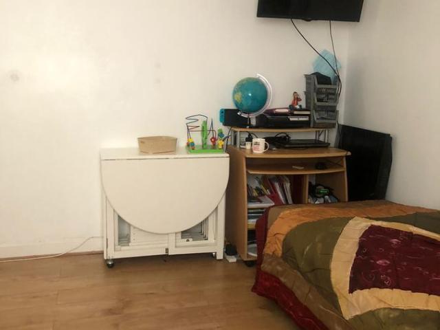 Rosemary Avenue, Hounslow TW4, 1 bed flat to rent, £1,300 pcm | PrimeLocation