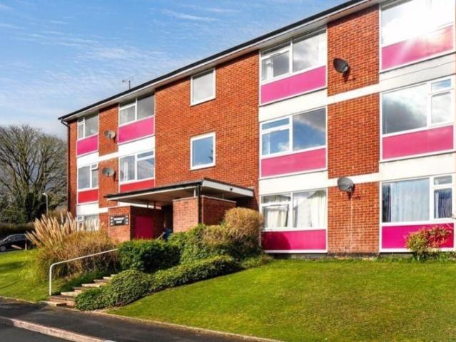 Rosemary Court, High Wycombe HP12, 2 bed flat to rent, £1,350 pcm | PrimeLocation