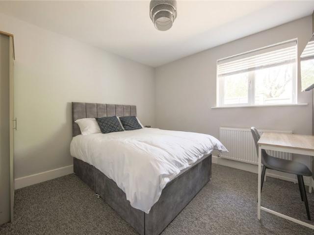 Rosemary Crescent, Guildford, Surrey, GU2 9XL