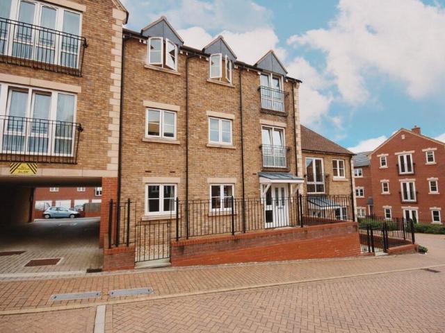 Rosemary Drive, Banbury, Oxon OX16, 2 bed flat to rent, £1,050 pcm | PrimeLocation