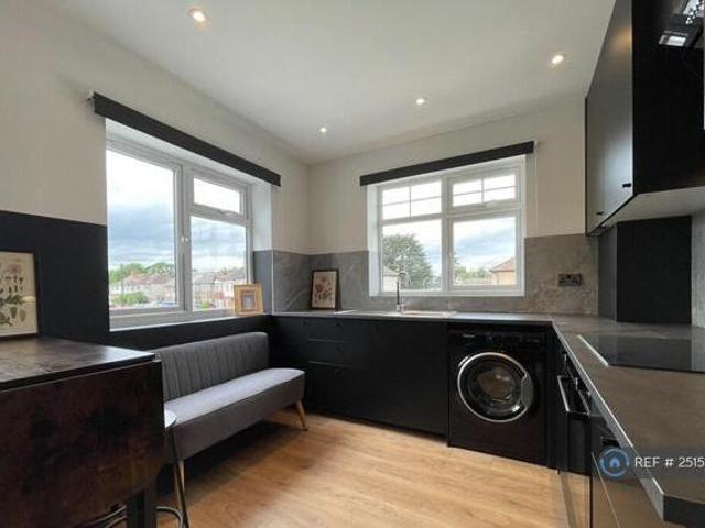 Rosemill House, Morden, 2 Bedroom Flat