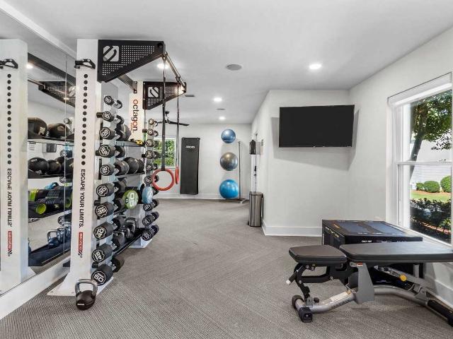 Rosen at North Hills 2 Bedroom Apartment for Rent at 5825 Pointer Dr, Raleigh, NC 27609