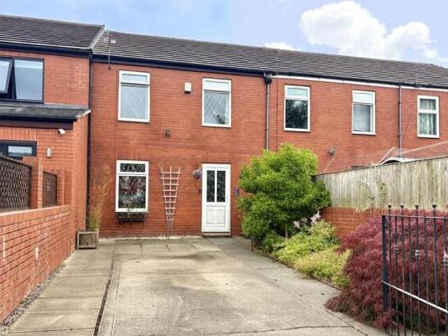 Rosen Square, Chadderton, 3 Bedroom Terraced