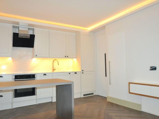 Rosenau Road, Battersea SW11, 2 bed flat to rent, £2,200 pcm | PrimeLocation