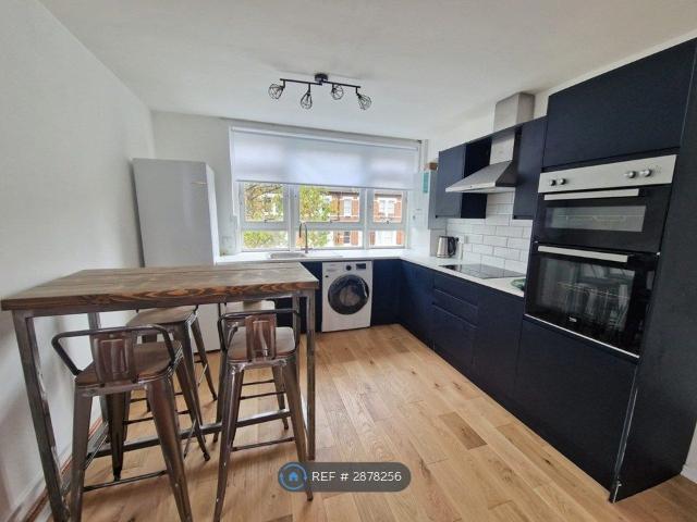 Rosenau Road, London SW11, Room to rent, £950 pcm | PrimeLocation