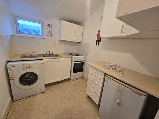 Rosendale, Herne Hill SE24, Studio to rent, £1,100 pcm | PrimeLocation