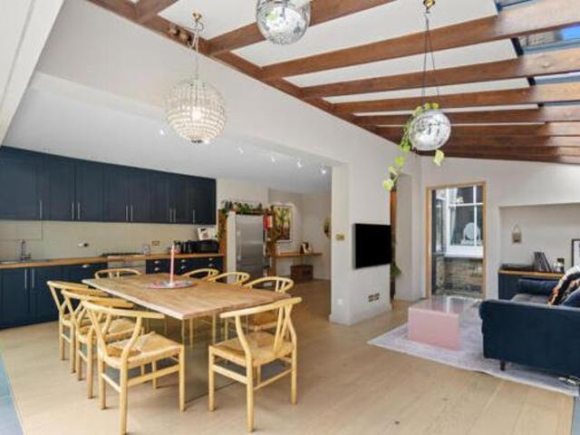 Rosendale Road, London, 2 Bedroom Apartment