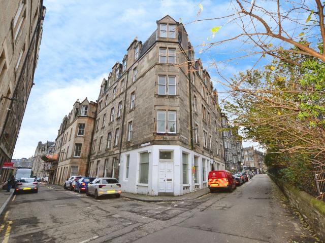 Roseneath Terrace, Edinburgh EH9, 2 bed flat to rent, £1,500 pcm | PrimeLocation