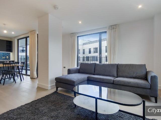 Rosewood Building, Cremer Street, Shoreditch, London E2, 3 bed flat to rent, £4,680 pcm | PrimeLocation