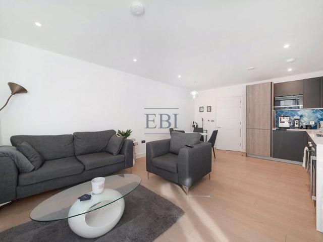 Rosewood Building, Gorsuch Place. 2 bed apartment to rent £3,200 pcm £738 pw
