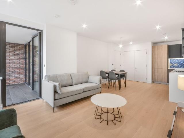 Rosewood Building, London E2, 1 bed flat to rent, £2,773 pcm | PrimeLocation
