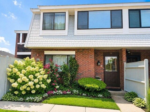 Rosewood Dr Unit,stoughton, Condo For Sale