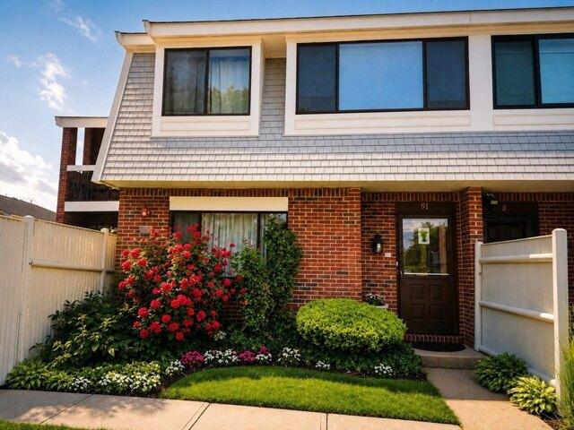 Rosewood Dr Unit,stoughton, Condo For Sale