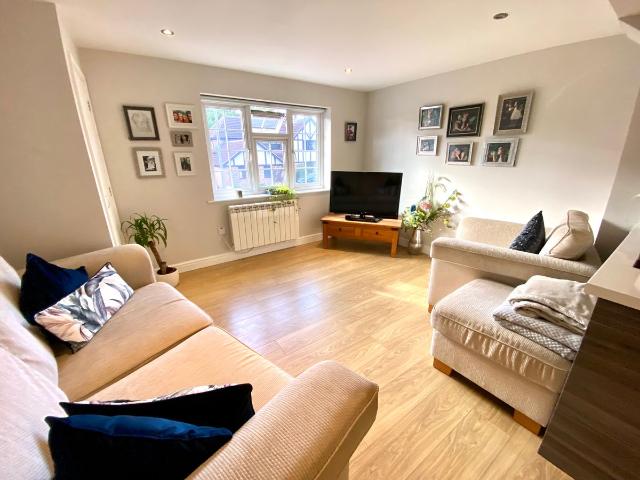 Rosewood House, Nottingham NG12, 2 bed flat to rent, £925 pcm | PrimeLocation