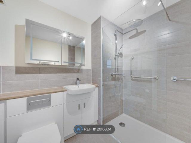 Rosewell House, Tonbridge TN11, 1 bed flat to rent, £1,400 pcm | PrimeLocation
