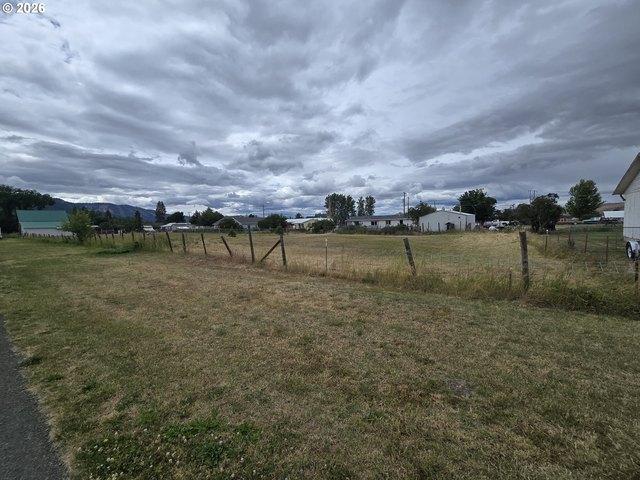 Rosewell St, Lostine, OR 97857