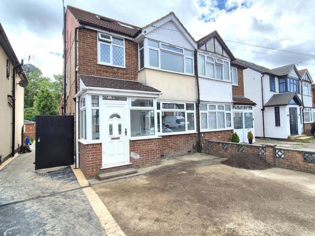 Roseville Road, Hayes, UB3 5 bed semi detached house to rent £2,950 pcm £681 pw