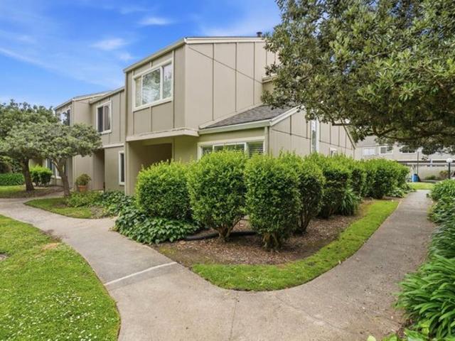 Rosita Rd, Pacifica, CA 94044
