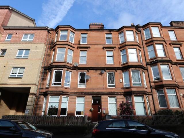 Roslea Drive, Glasgow, G31 2 bed flat to rent £1,295 pcm £299 pw