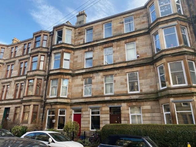 Roslea Drive, Dennistoun 3 bed flat to rent £1,600 pcm £369 pw