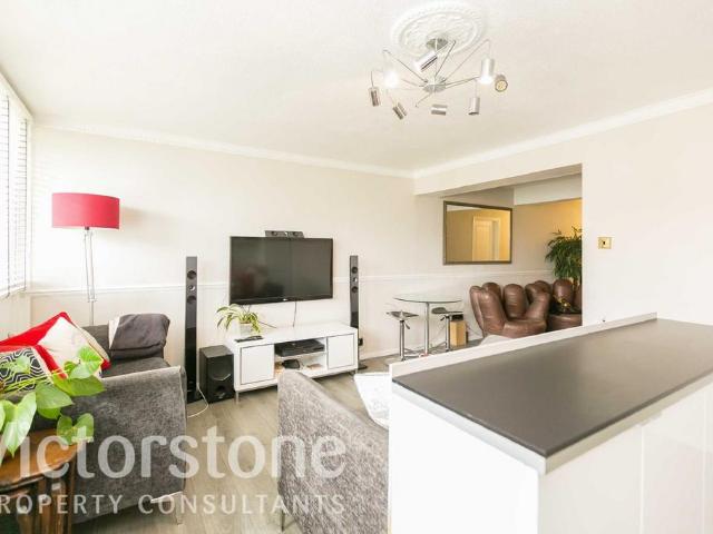 Roslin House, Brodlove Lane. 4 bed apartment to rent £4,000 pcm £923 pw