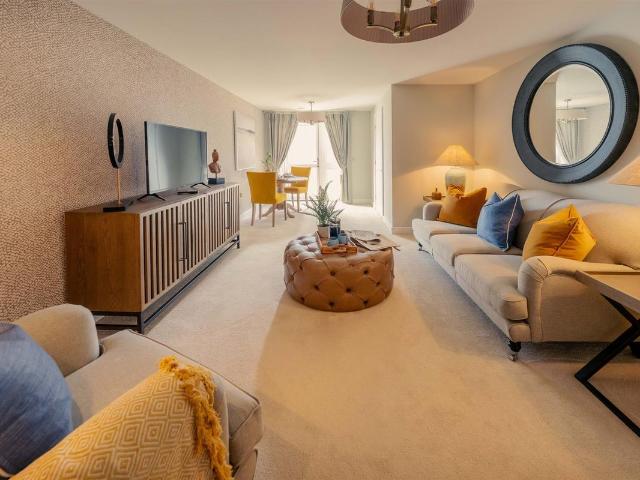 Roslin Place, Station Road, Hampshire RG27, 2 bed flat to rent, £3,150 pcm | PrimeLocation