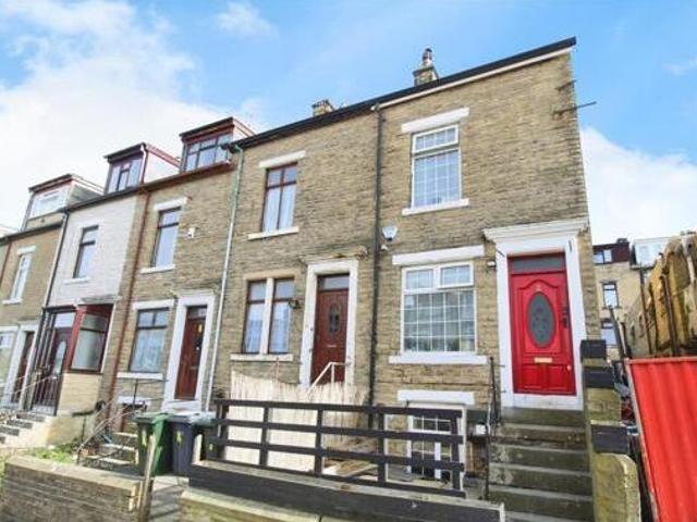 Roslyn Place, Bradford, 4 Bedroom End