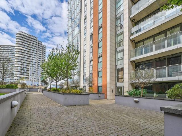 Ross Apartments, Royal Docks, London. 1 bed flat to rent £3,380 pcm £780 pw