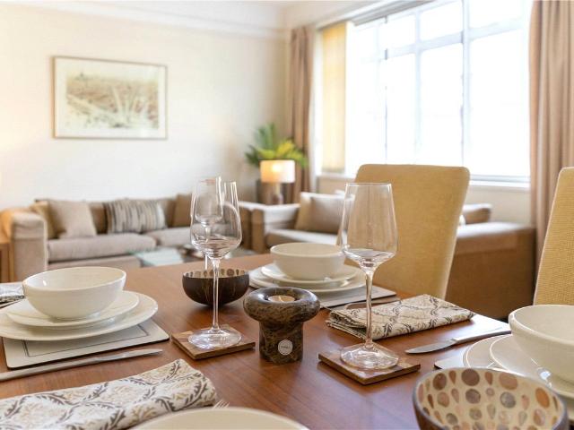 Rosscourt Mansions, Buckingham Palace Road SW1W, 2 bed flat to rent, £5,000 pcm | PrimeLocation