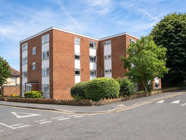 Rossendon Court, Clarendon Road SM6, 1 bed flat to rent, £1,400 pcm | PrimeLocation