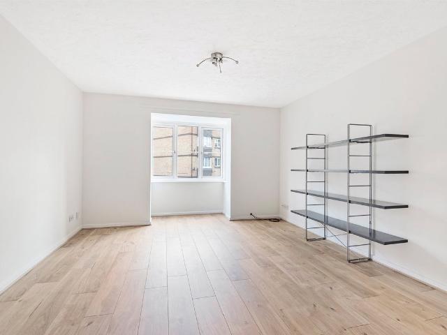Rossetti Road, Bermondsey SE16, 2 bed flat to rent, £1,850 pcm | PrimeLocation