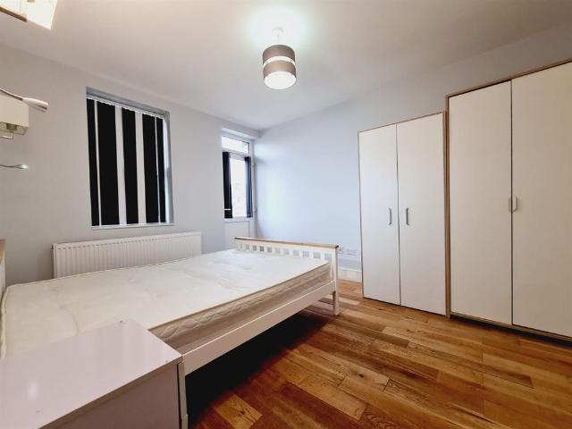 Rosslyn Mansions, Watling Avenue, Edgware HA8, London
