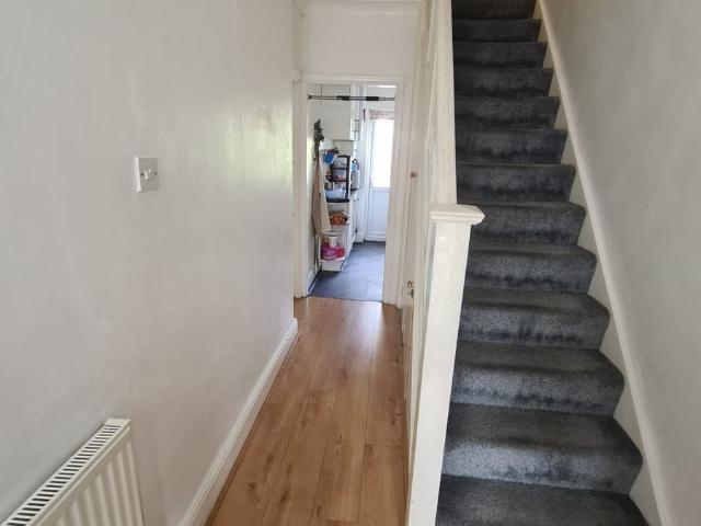 Rosslyn Avenue, Dagenham RM8, 4 bed terraced house to rent, £2,400 pcm | PrimeLocation