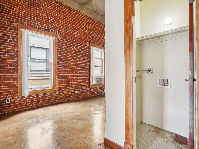 Rosslyn Lofts Apartments Studio Apartment for Rent at 451 S Main St, Los Angeles, CA 90013 Downtown Los Angeles