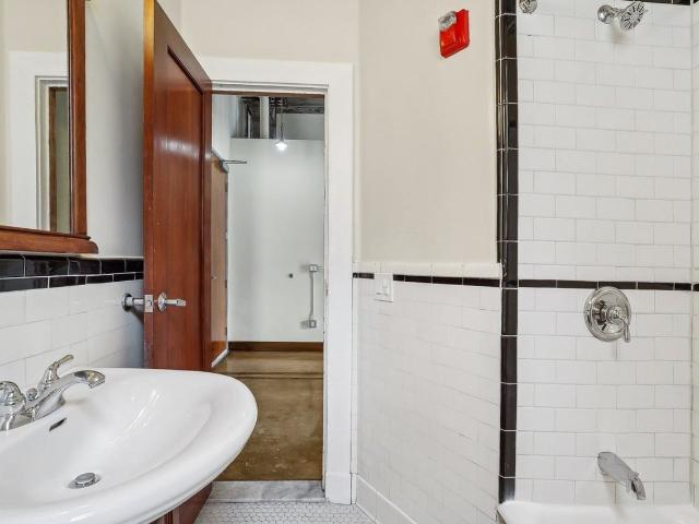 Rosslyn Lofts Apartments Studio Apartment for Rent at 451 S Main St, Los Angeles, CA 90013 Downtown Los Angeles