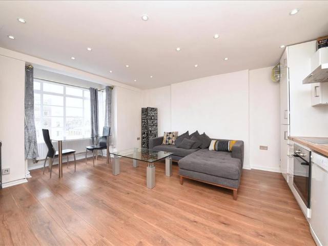 Rossmore Court, Park Road, London, NW1 1 bed apartment to rent £2,578 pcm £595 pw