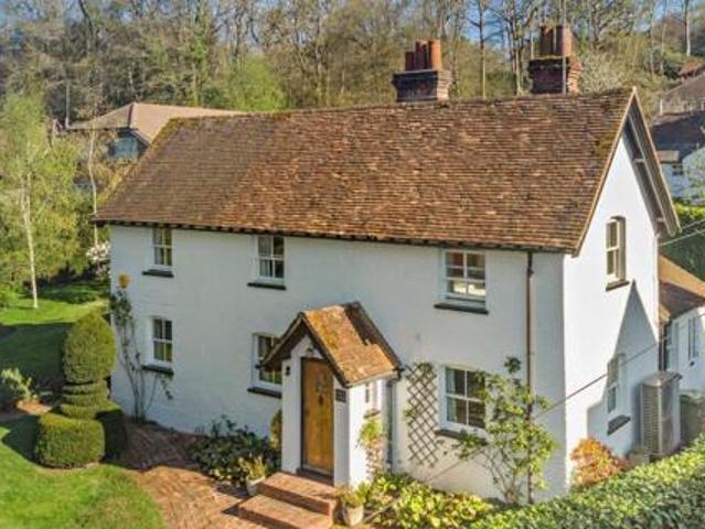 Rotten Row, Bradfield, 3 Bedroom Detached