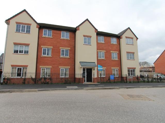 Rotary Way, Shavington CW2, 2 bed flat to rent, £850 pcm | PrimeLocation